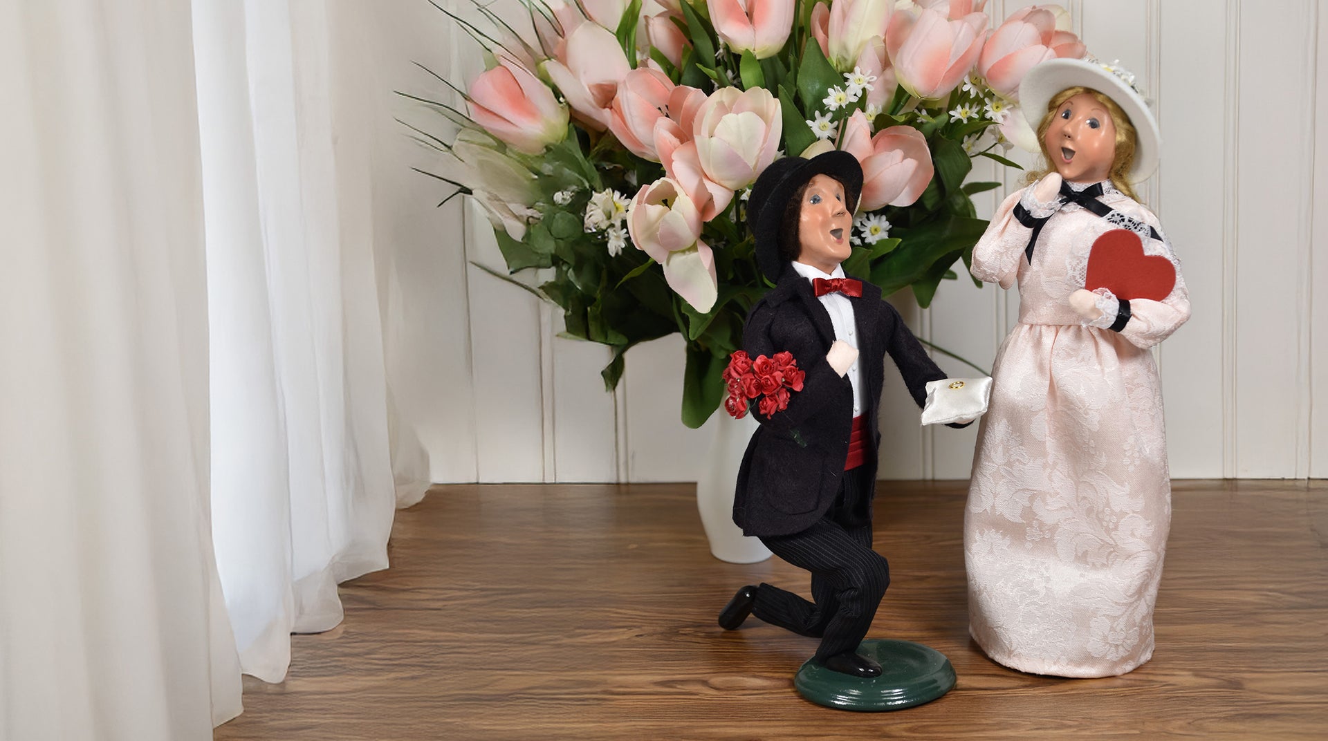 Byers' Choice - Christmas Caroler Dolls, Figurines, Advent Calendars ...
