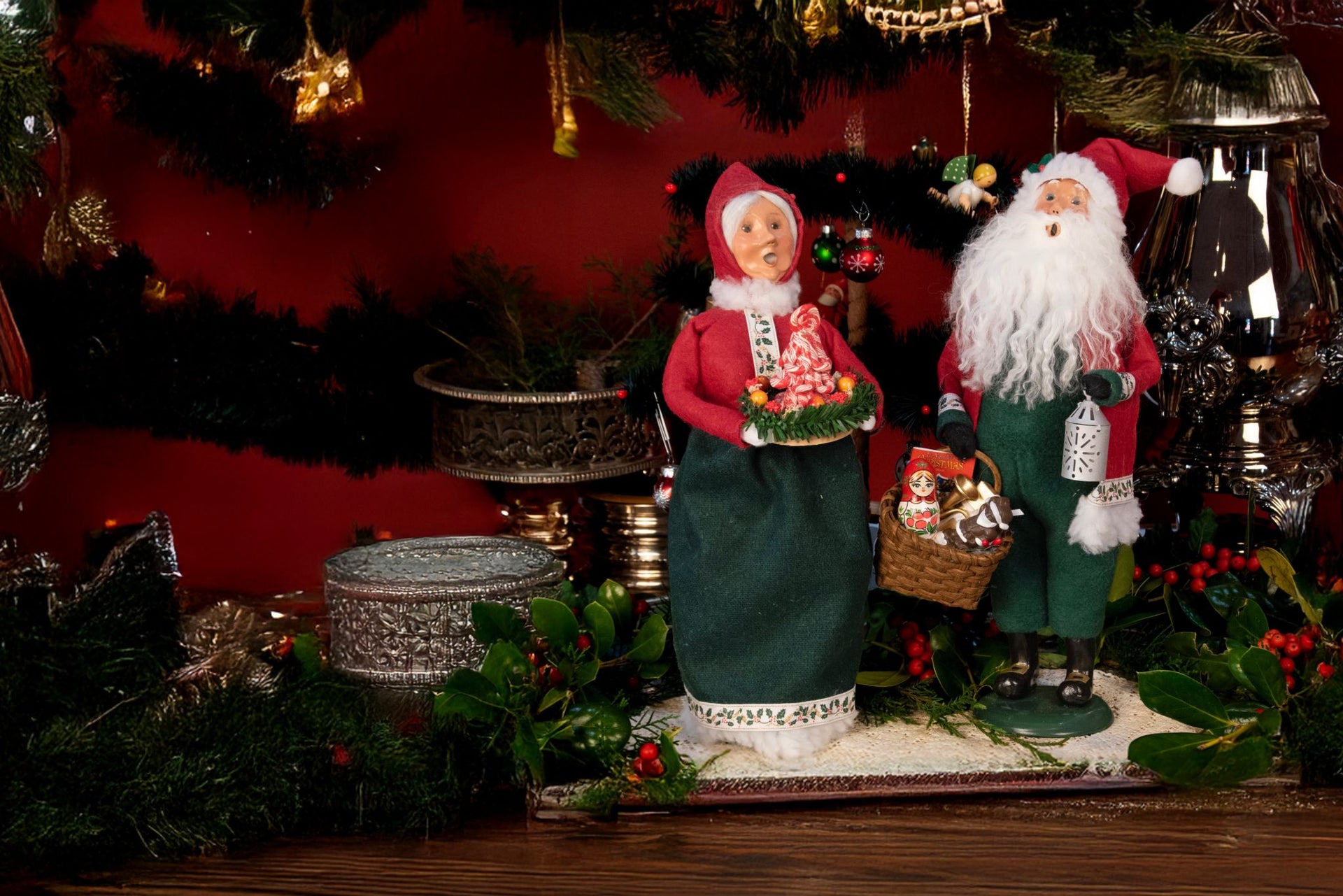 Byers' Choice - Christmas Caroler Dolls, Figurines, Advent Calendars ...