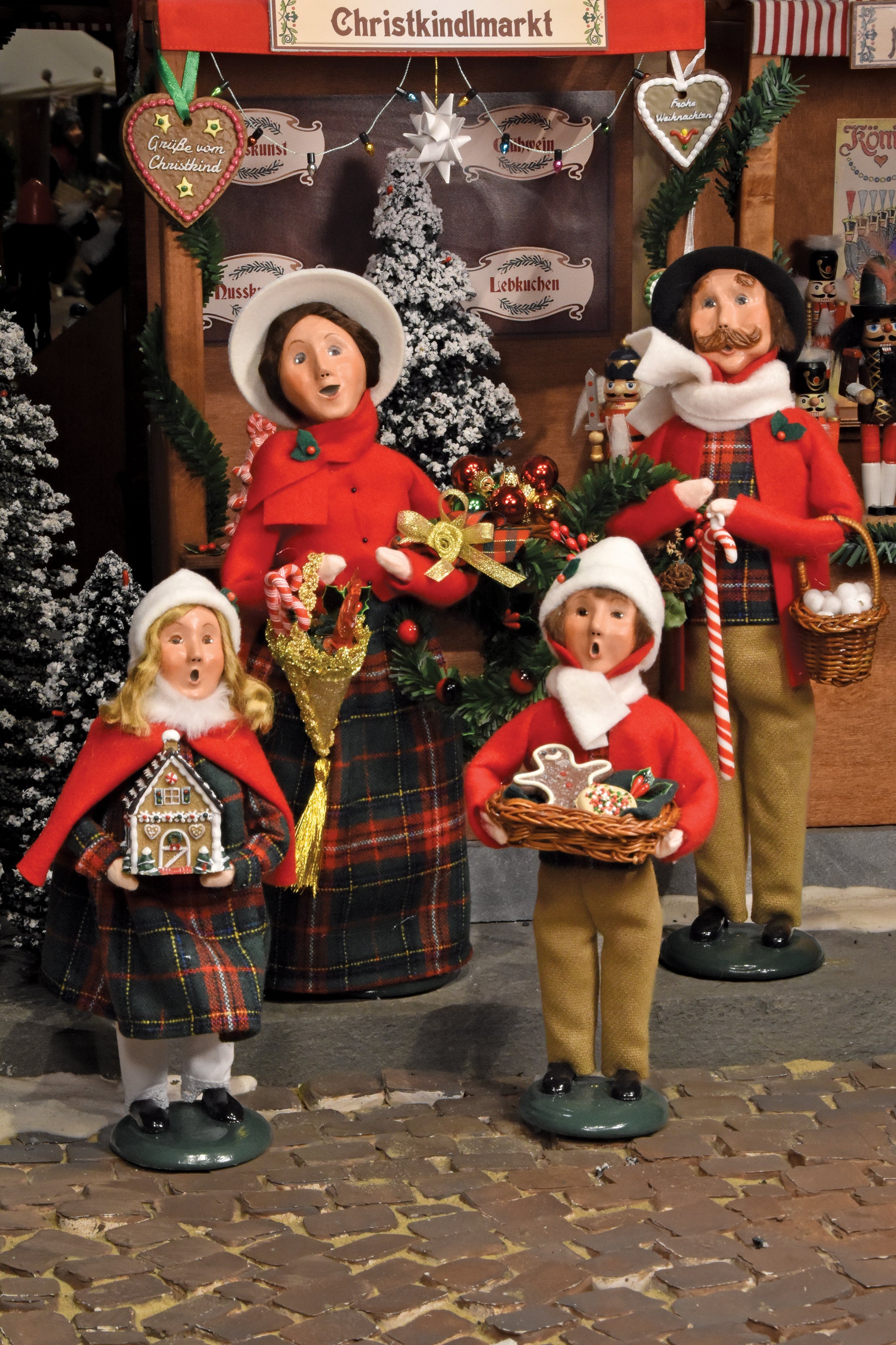 Sweets Family Bundle Set, Caroler Doll, Figurine – Byers' Choice LTD.
